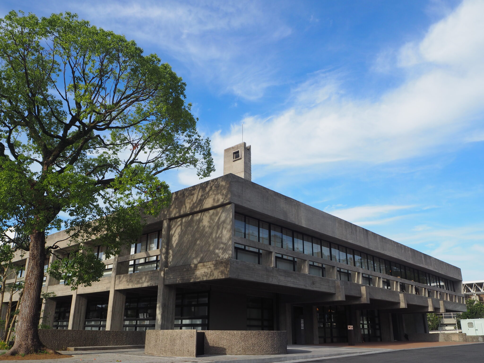 旧上野市庁舎が新たな観光拠点「SAKAKURA BASE」としてリニューアルオープン | 伊賀市にぎわいパートナーズ