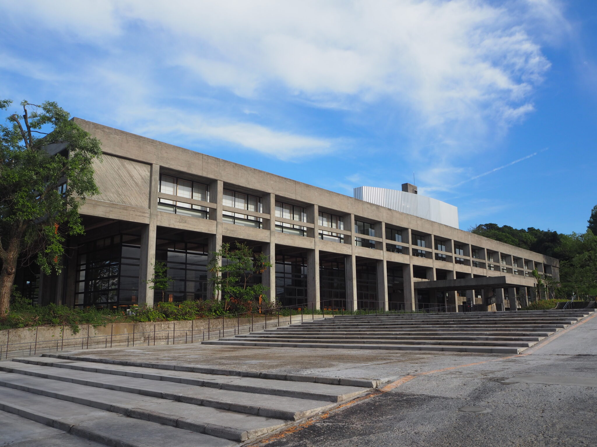 旧上野市庁舎が新たな観光拠点「SAKAKURA BASE」としてリニューアルオープン | 伊賀市にぎわいパートナーズ